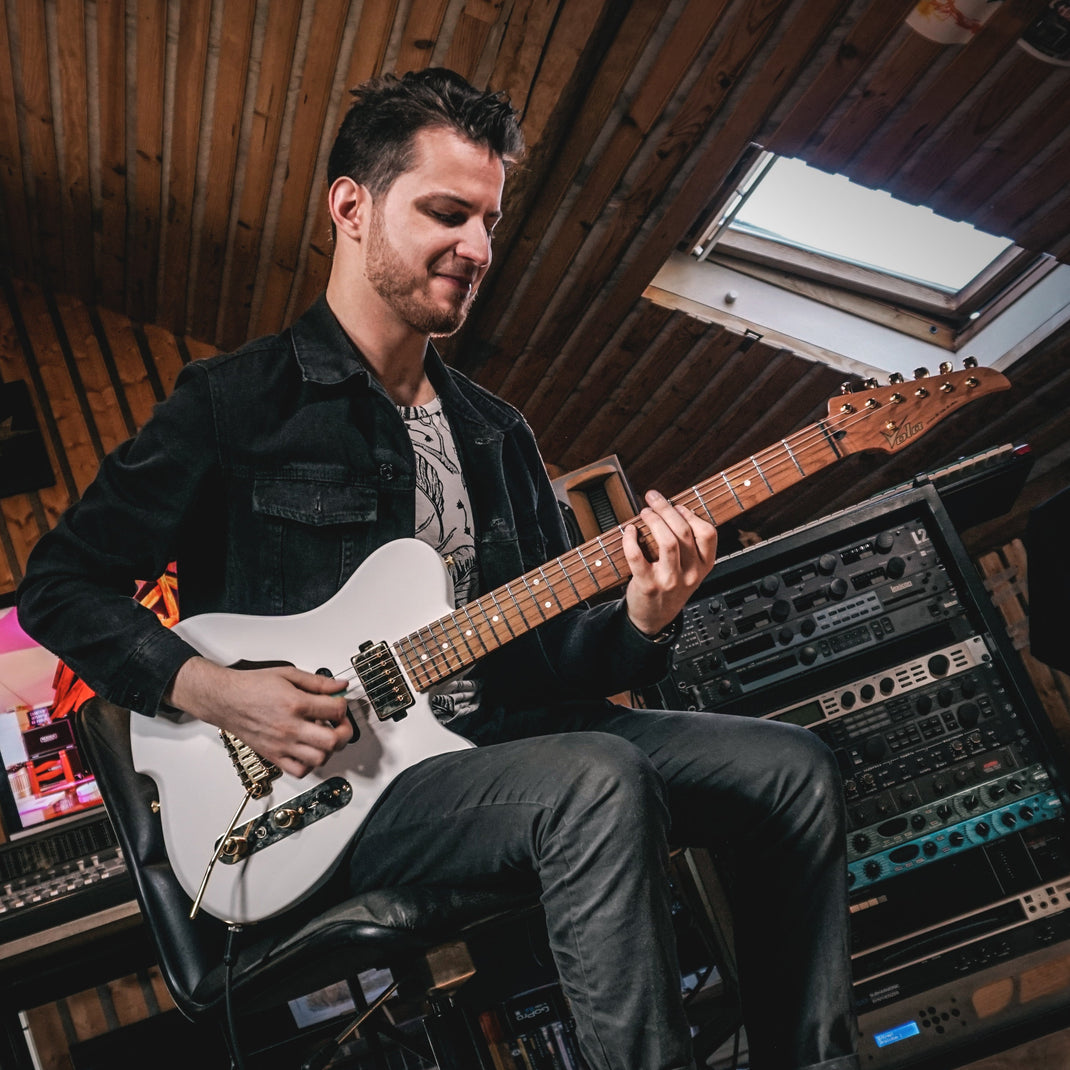 Vasti KJM – Vola Guitars